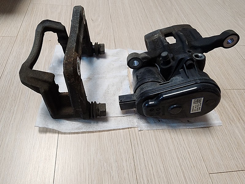 i30 GD EPB (전자식파킹브레이크) 캘리퍼 중고 ... | 중고나라 카페에서 운영하는 공식 사이트